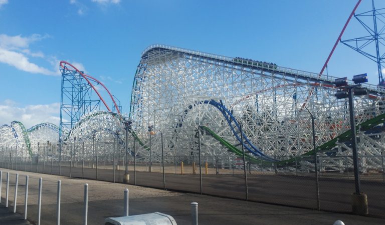 Thrill Rides: World’s Ultimate Modern Scariest Fun Ever